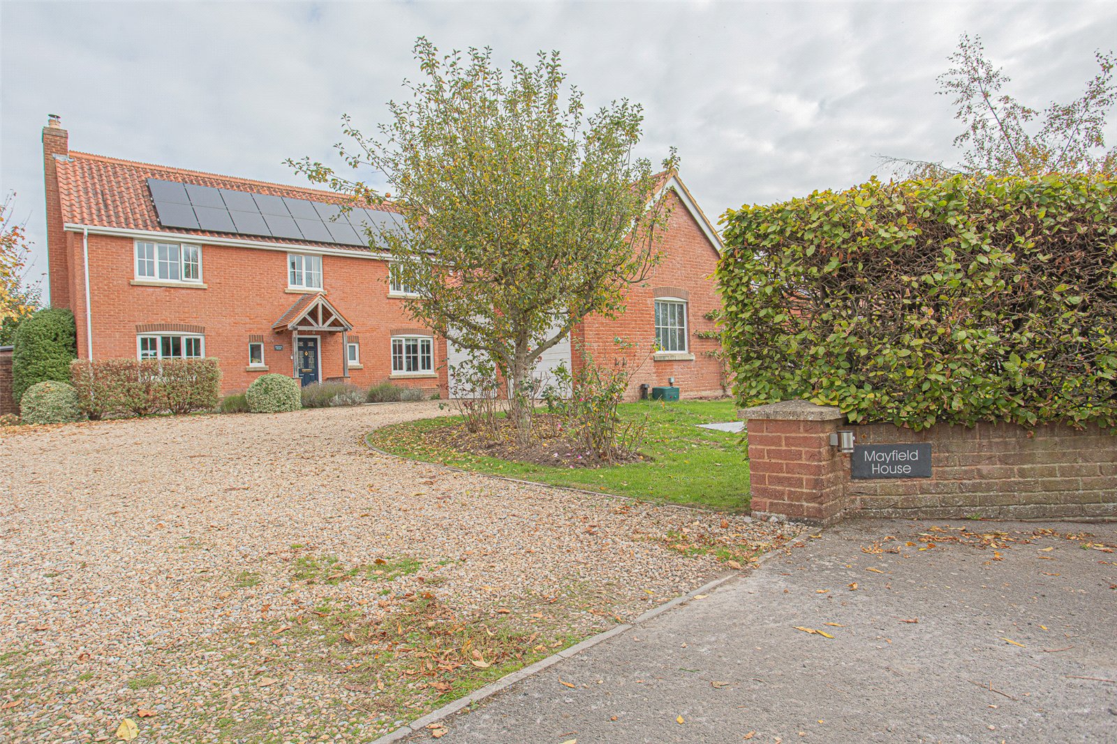 LAN250254 - Stathe Road - English Homes